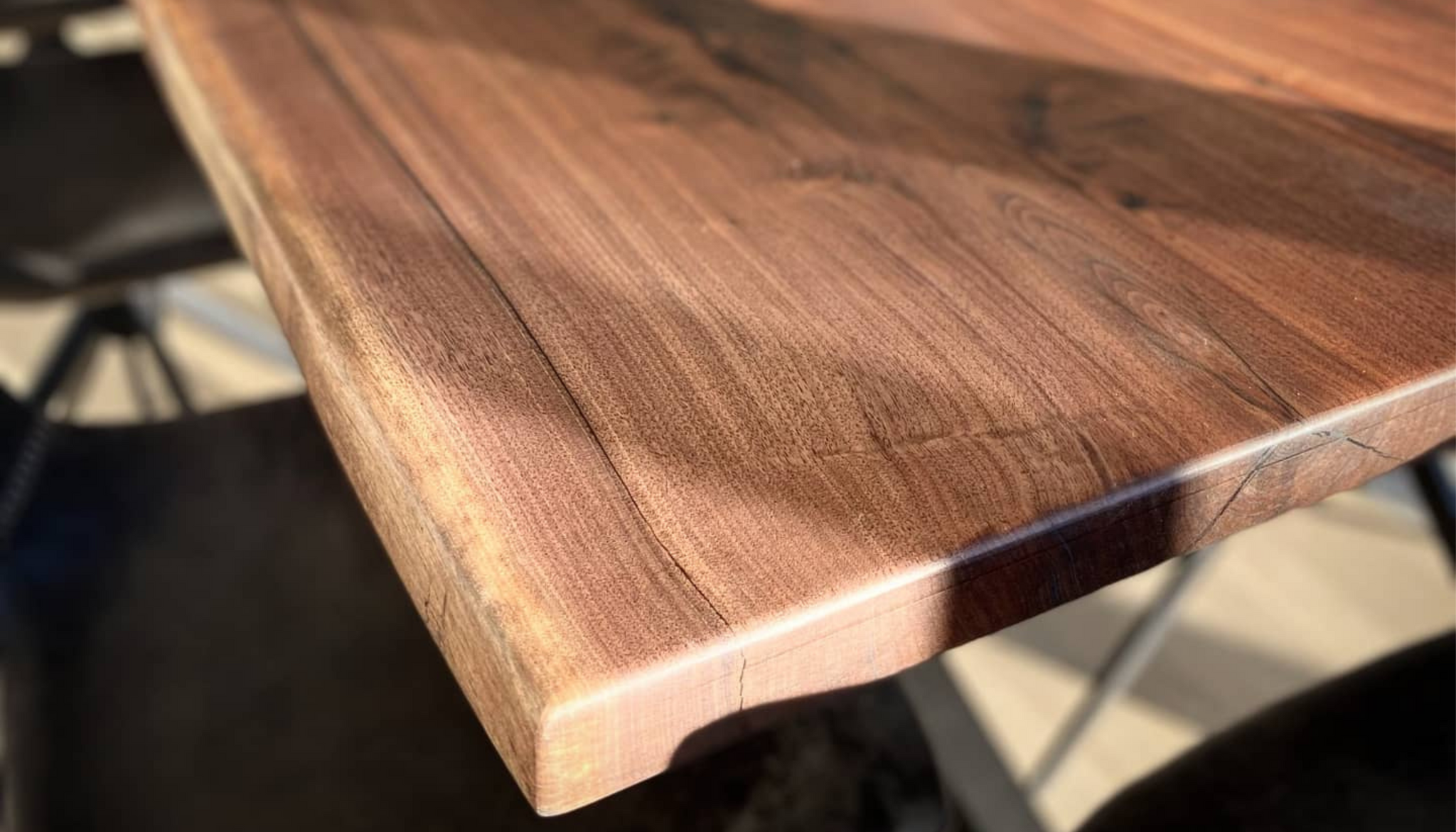 Møbler fra Showroom – Direkte Salg af Plankeborde, Skænke & Epoxy